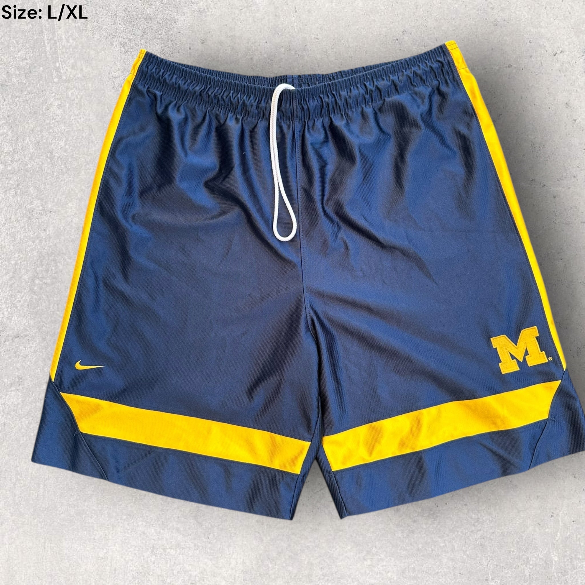 MICHIGAN WOLVERINES NIKE VINTAGE BASKETBALL SHORTS – THRILLOFTHETHRIFT